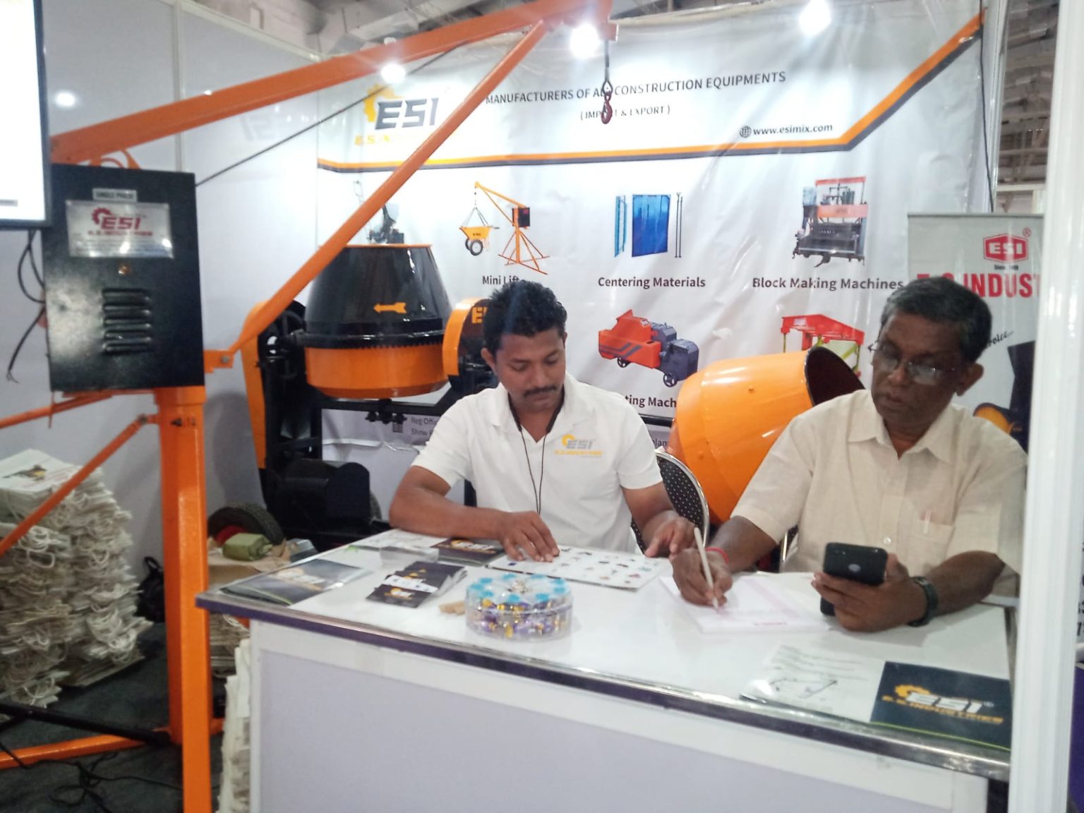 E S Industries - Manufacturer of Concrete Mixers & Lifting Equipments ...